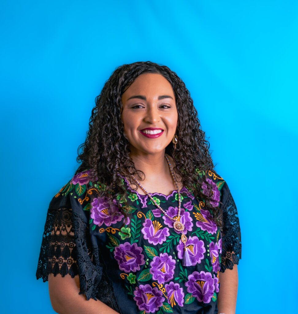 Lluliana Flores, LCSW Latina Therapist in Phoenix, Arizona